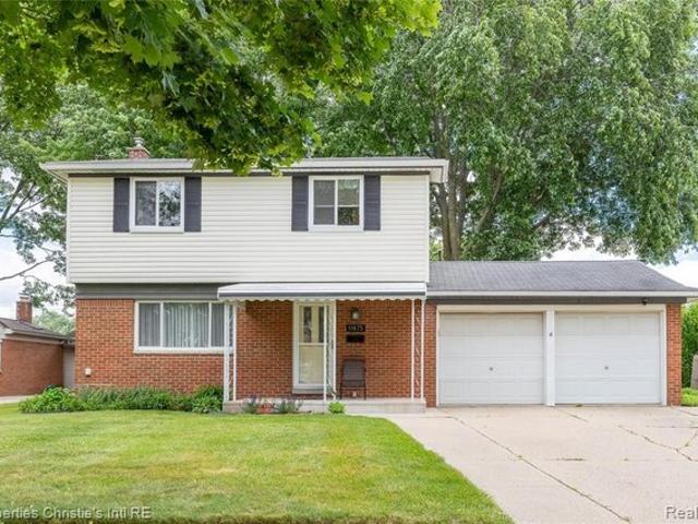 11675 Monsbrook Ct, Sterling Heights, MI 48312