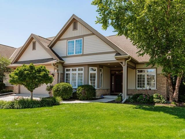 11675 N Aster Woods Cir, Mequon, WI 53092