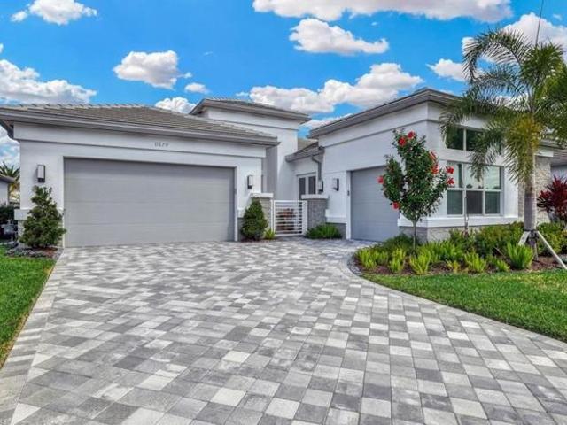 11679 Periwinkle Dr, Naples, FL 34120