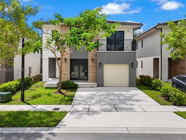 1167 NW 2nd St, Florida City, FL 33034