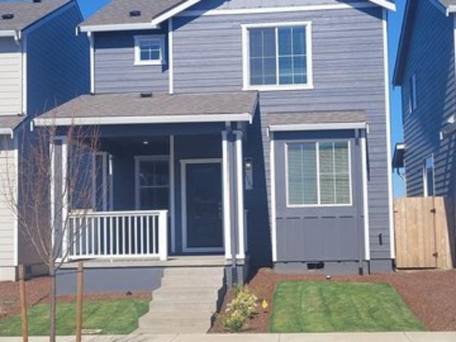 1167 Parkside Ave, Woodburn, OR 97071