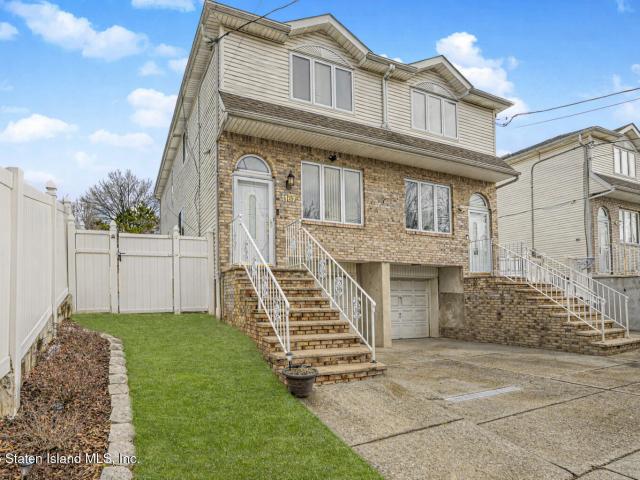 1167 Rockland Avenue | Compass