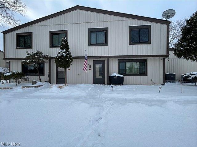 11686 Clubhouse Dr, North Royalton, OH 44133