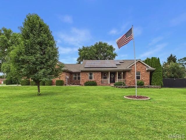 1168 N 6th St, Wood River, IL 62095
