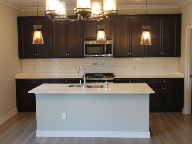 1169 Meadowbank Lane