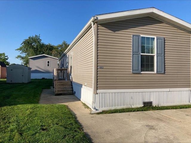 1169 Chateau Blvd, Monroe, MI 48161