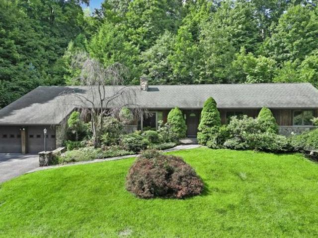 1169 Ridgebury Rd, New Hampton, NY 10958