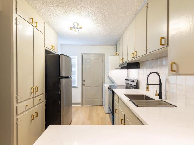 11603 Chimney Rock Road 4