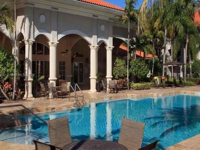 11600 SW 2nd St #18208, Pembroke Pines, FL 33025