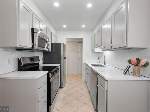 11600 Stoneview Square # 60/2B