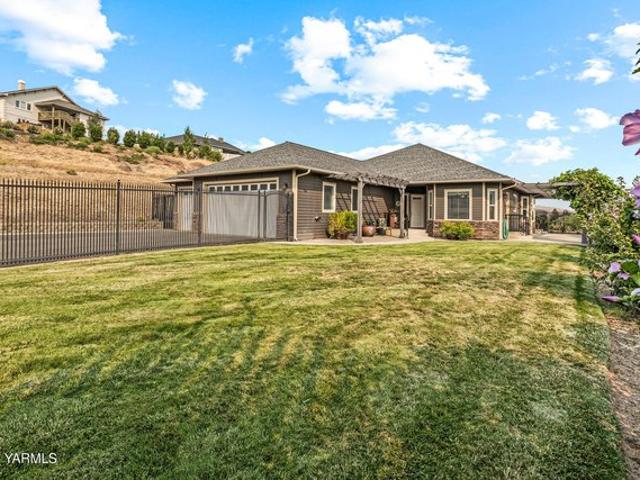 11601 Marble Ct, Yakima, WA 98908