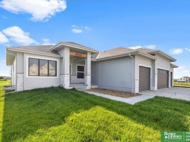 11602 S 116th St, Papillion, NE 68046