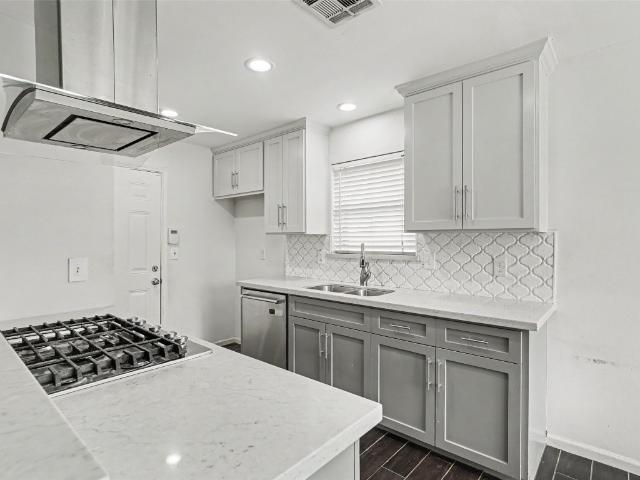 11607 Sagehurst Ln, Houston, TX 77089 | MLS #53214 | Compass