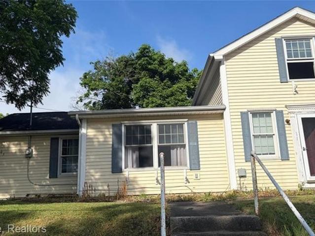 11605 Liberty St, Vienna Township, MI 48420