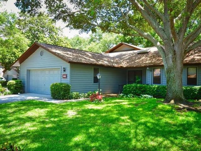 11608 Parkview Ln, Seminole, FL 33772