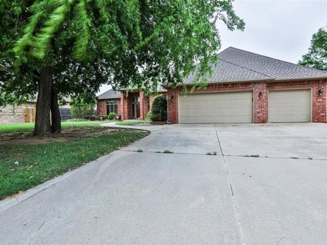 11608 S Linn Ave, Oklahoma City, OK 73170