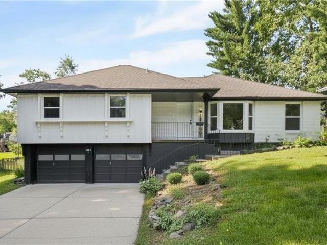 11609 E 60th Ter, Raytown, MO 64133