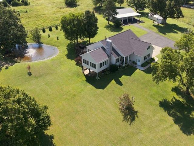1160 Fleet Town Rd, Dickson, TN 37055