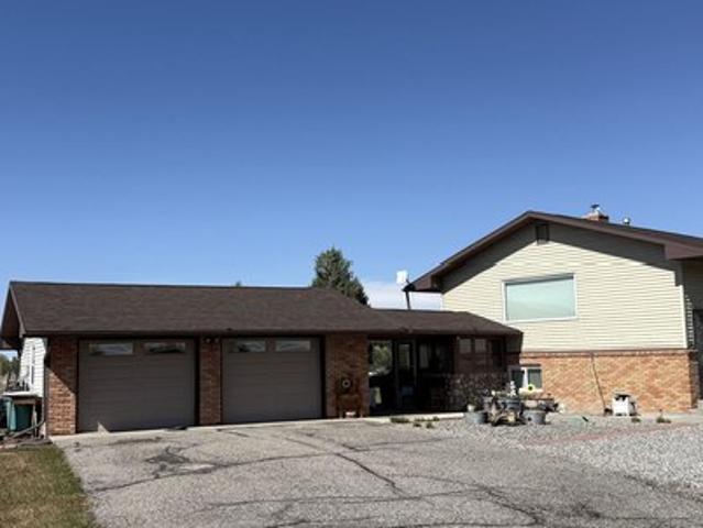 1160 Gasser Rd, Riverton, WY 82501