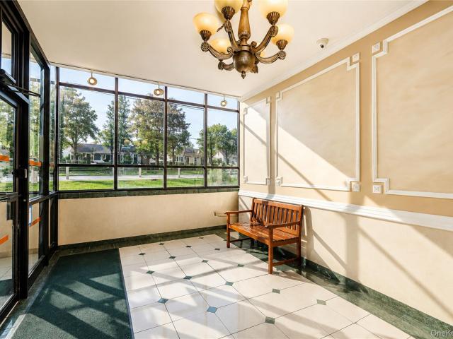 1160 Richmond Road 2F