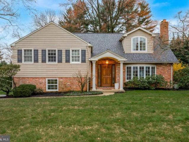 1160 Thomas Rd, Wayne, PA 19087