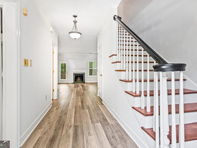 1160 Windsor Parkway 8
