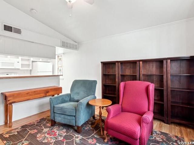 11610 Vance Jackson Rd, Unit 202