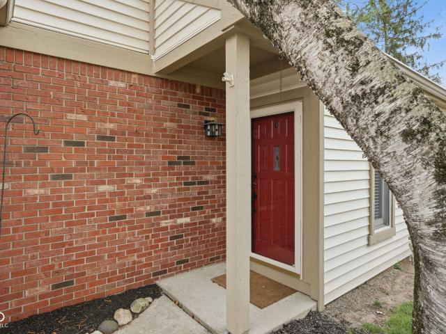 11610 Buttonwood Dr, Carmel, IN 46033 | MLS #22095 | Compass