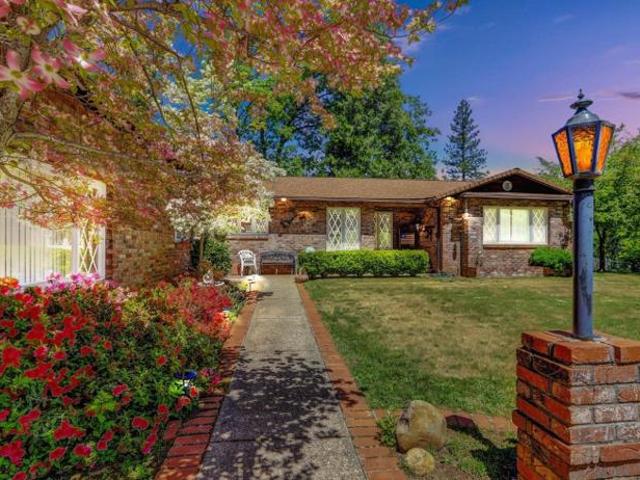 11612 Deer Park Dr, Nevada City, CA 95959