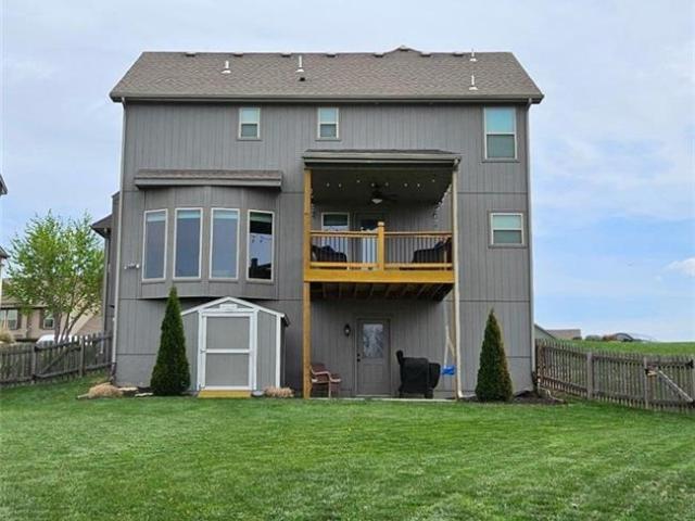 11612 N Farley Ave, Kansas City, MO 64157 | Compass