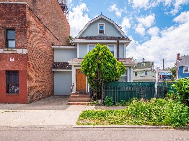11614 Bessemer St, Richmond Hill, NY 11418