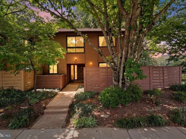 11615 Hunters Green Ct, Reston, VA 20191
