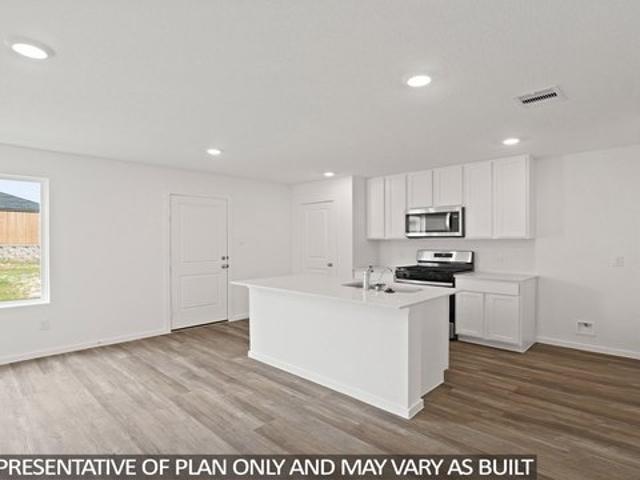 11618 Ruffian Dr, Willis, TX 77318