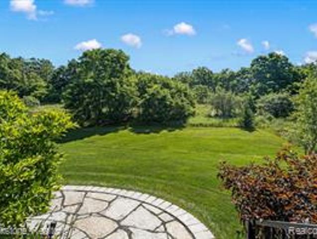 1161 Glass Lake Circle
