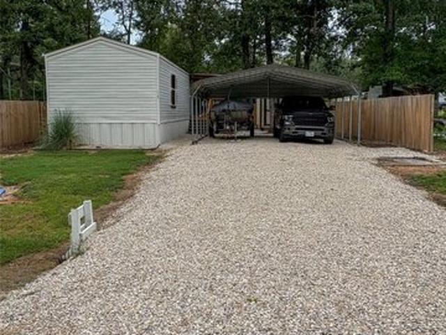 1161 Hidden Oaks Dr, Pointblank, TX 77364