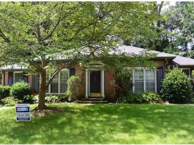 1161 Lynmoor Dr 1161 Lynmoor Dr NE