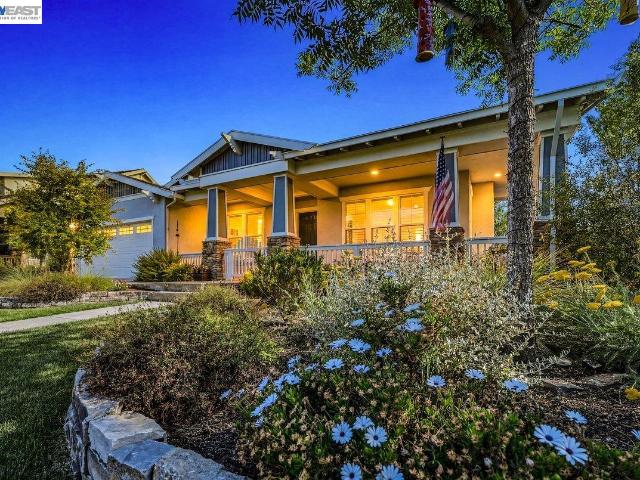 1161 Lexington Way