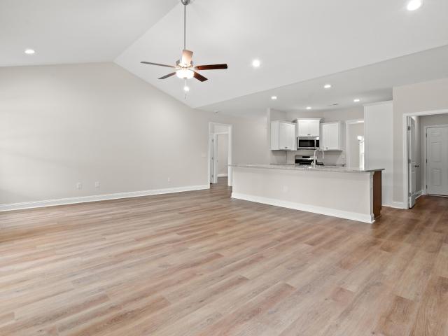 1161 Loop Circle