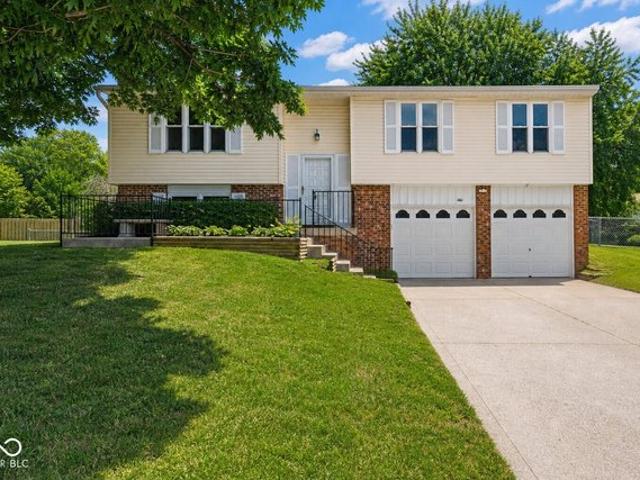1161 Rosengarten Dr, Greenwood, IN 46142