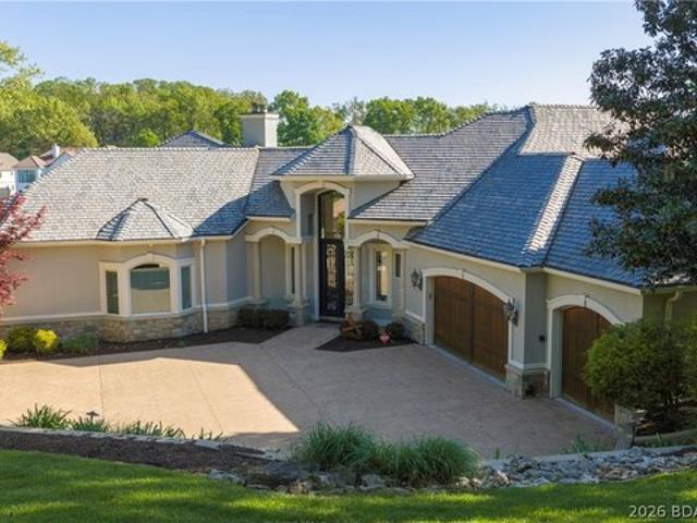 1161 Via Appia Dr, Sunrise Beach, MO 65079