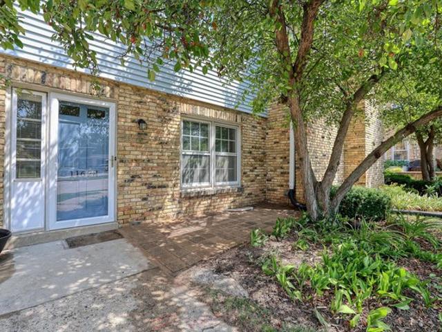 11624 W Bluemound Rd, Wauwatosa, WI 53226