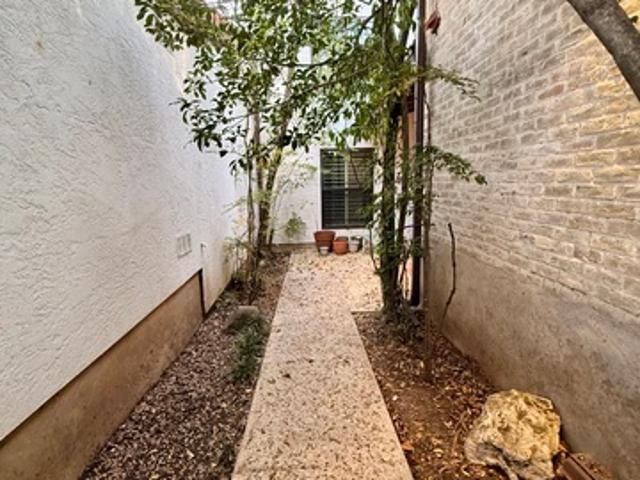 11624 Caprock