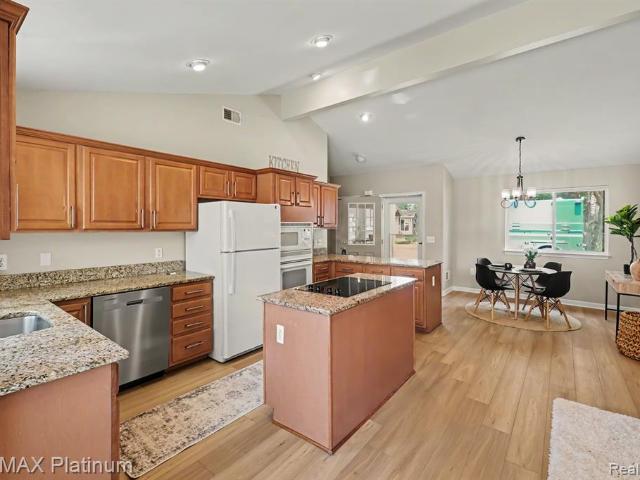 11624 Island Court