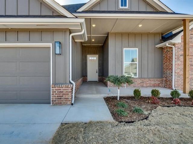 11624 NW 102nd St, Yukon, OK 73099