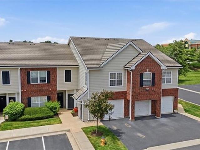 11625 Tomahawk Creek Pkwy Apt L, Leawood, KS 66211
