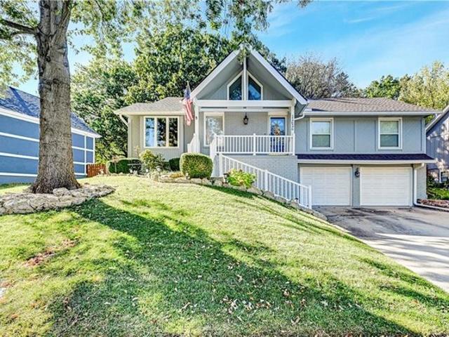 11626 Monrovia St, Overland Park, KS 66210