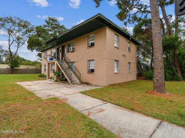 11628 Charlie Rd, Jacksonville, FL 32218