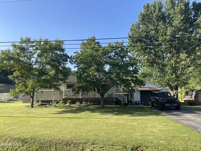 1162 Maple Hollow Rd, Duncansville, PA 16635