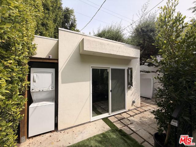 1162 N Poinsettia Place ADU