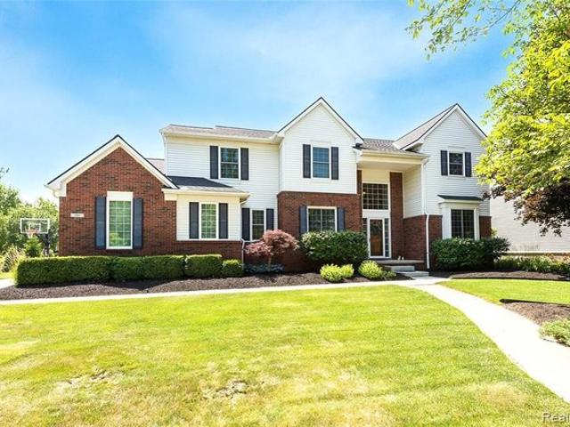 1162 Gentry Dr, South Lyon, MI 48178